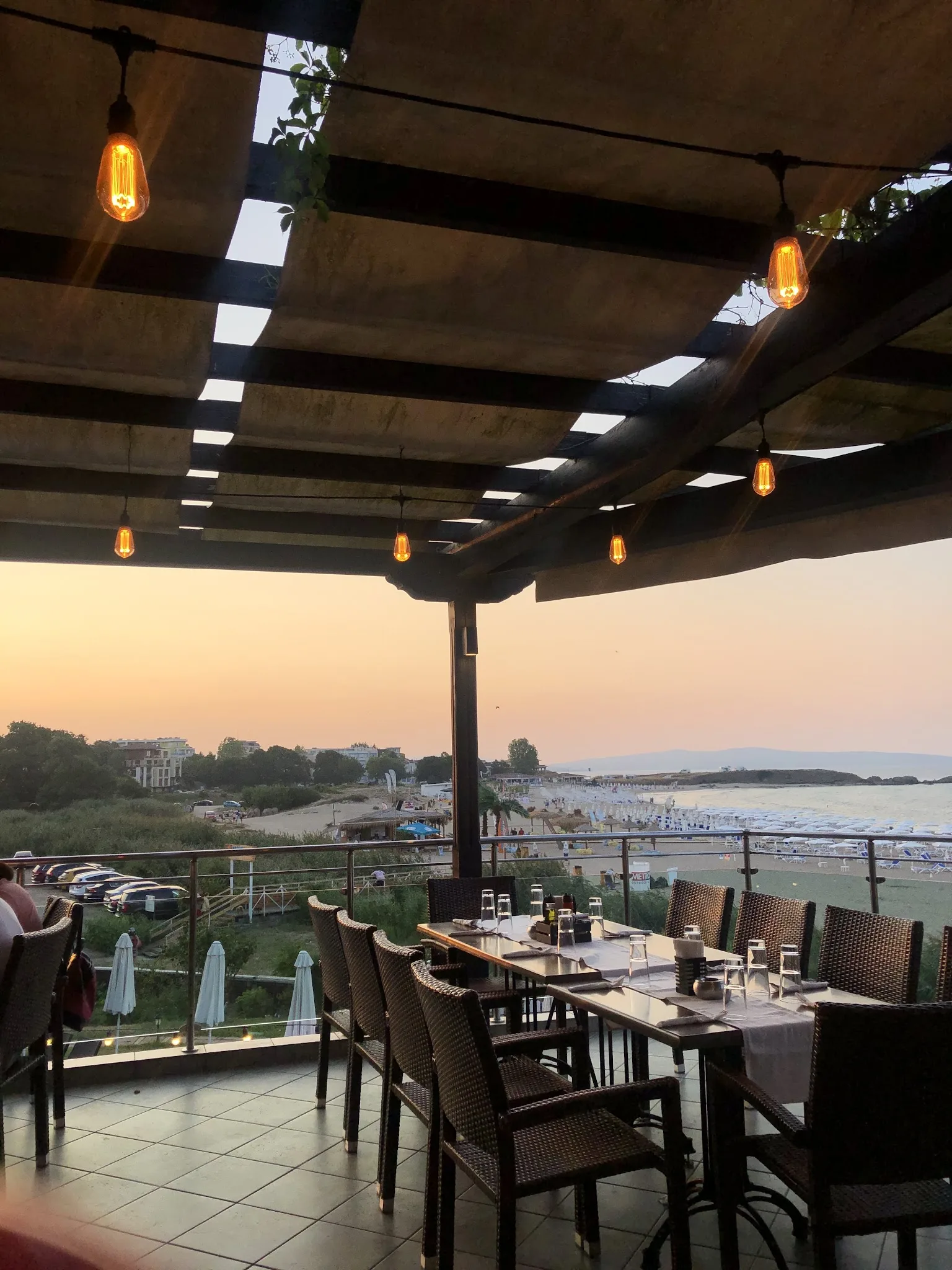 Delete Bar & Restaurant | OASIS BEACH LOZENETS | Лозенец - Kude.BG